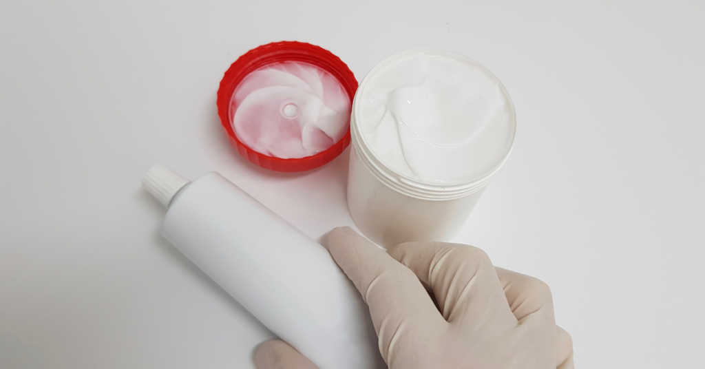 Zugsalbe bei Abszess: Anwendungstipps und Hinweise + Empfehlung [2026]